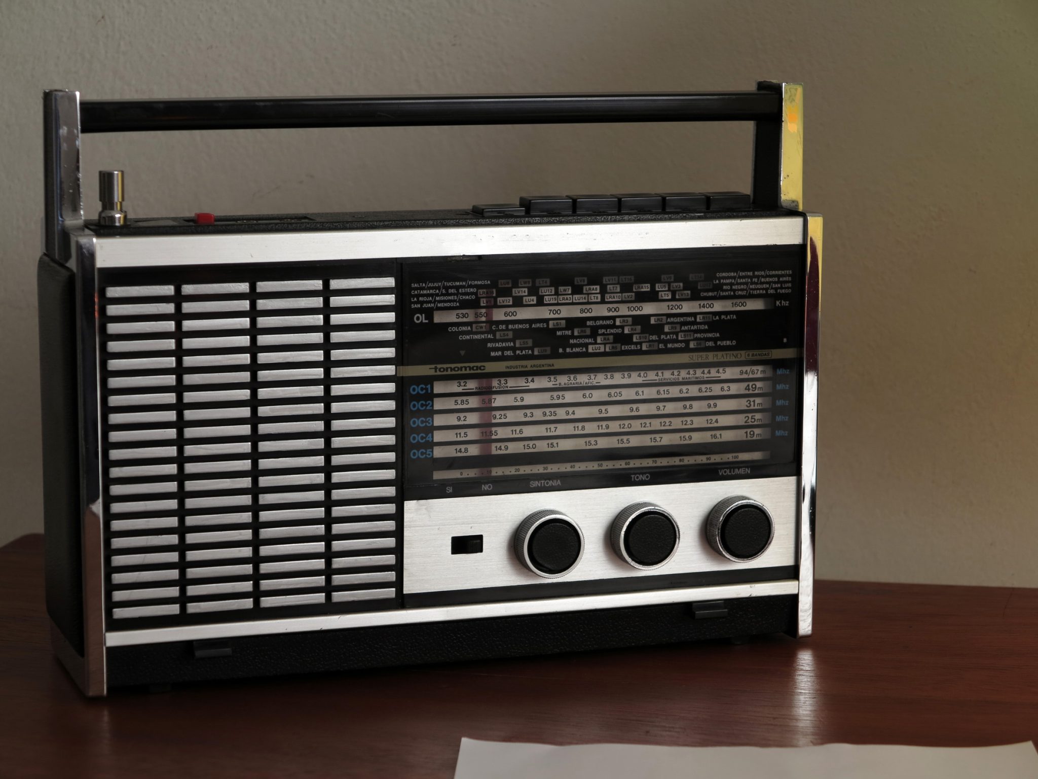 Duelo de titanes, Tonomac Vs Noblex – VintaRadio