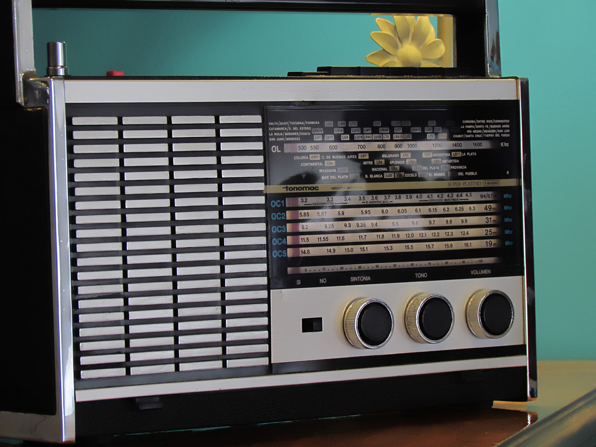 Duelo de titanes, Tonomac Vs Noblex – VintaRadio